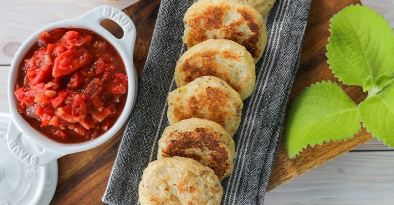 Yuca Arepas with Hogao (Tomato and Onion) Sauce - Center for Nutrition ...
